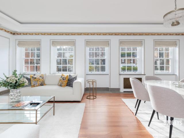 Apartment at Upper Brook Street, London