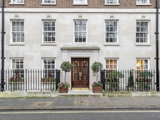 Apartment at Upper Grosvenor Street, City of Westminster