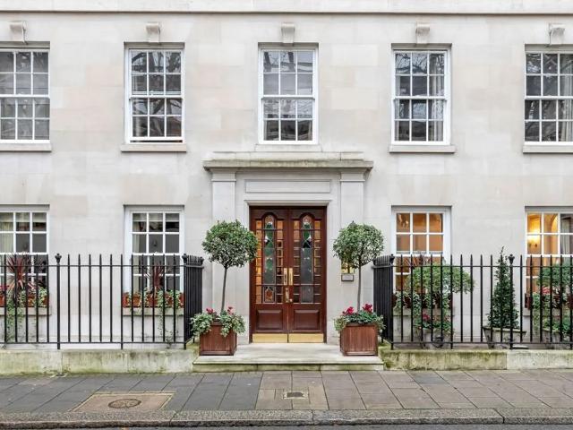 Apartment at Upper Grosvenor Street, City of Westminster