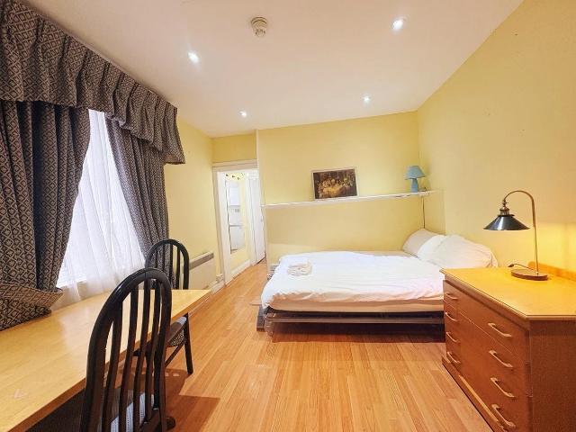 Apartment at Upper Montagu Street, City of Westminster