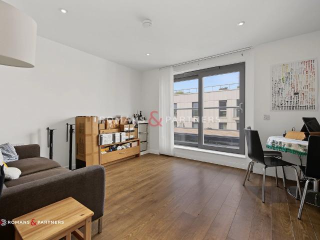 Apartment at Upper North Street, Greater London