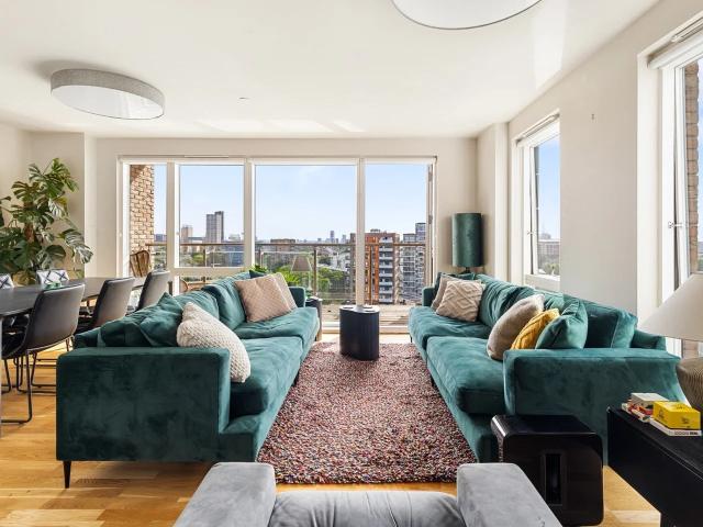 Apartment at Upper North Street, Greater London