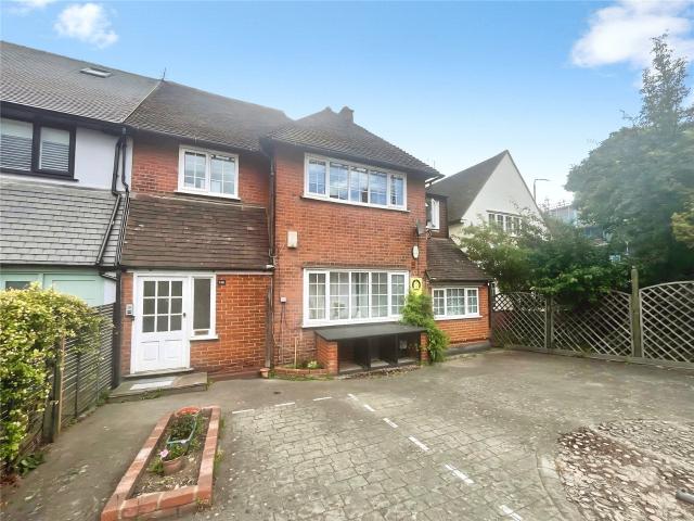 Apartment at Upper Richmond Road West, Greater London