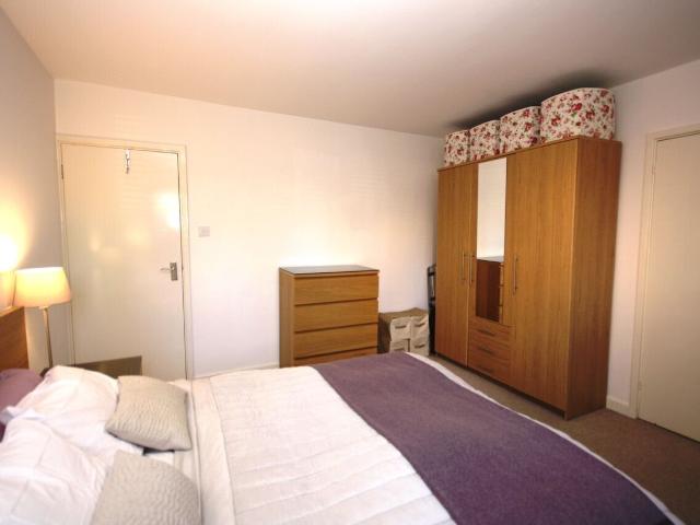 Apartment at Upper Richmond Road West, Greater London