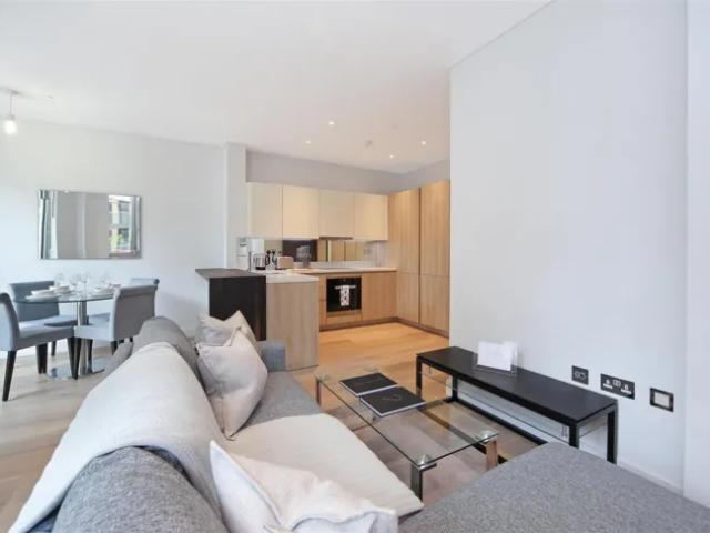Apartment at Upper Richmond Road, Greater London