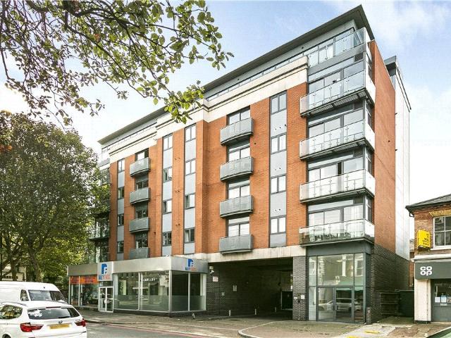 Apartment at Upper Richmond Road, Greater London