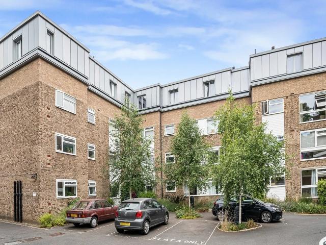 Apartment at Upper Richmond Road, Greater London