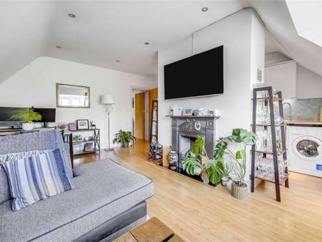 Apartment at Upper Richmond Road, Greater London