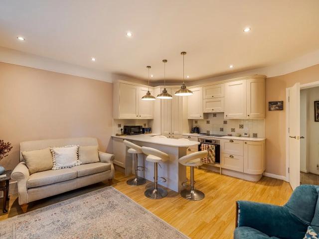 Apartment at Upper Richmond Road, Greater London