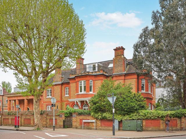 Apartment at Upper Richmond Road, Greater London