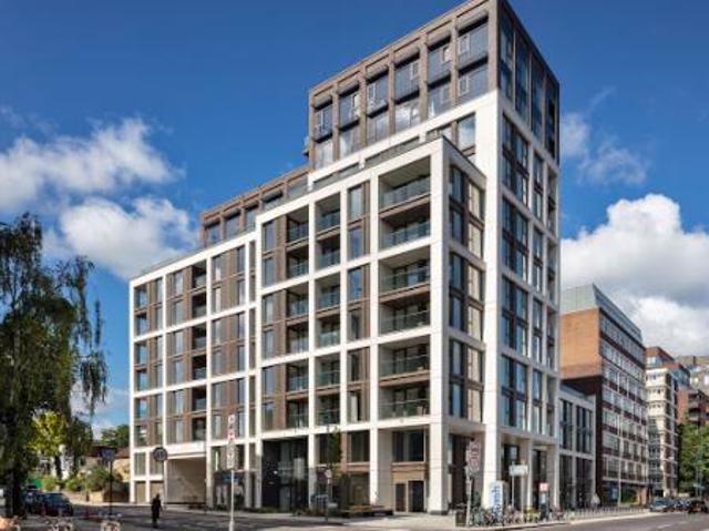 Apartment at Upper Richmond Road, Greater London