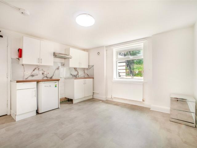 Apartment at Upper Tollington Park, Greater London