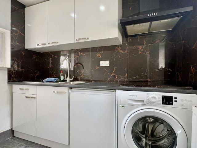 Apartment at Upper Teddington Road, Greater London