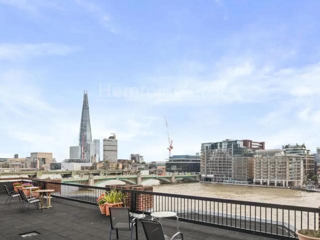 Apartment at Upper Thames Street, City of London