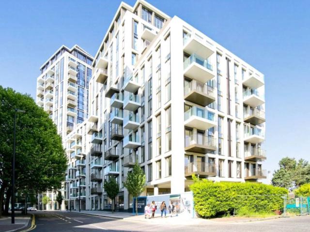 Apartment at Vaughan Way, Greater London
