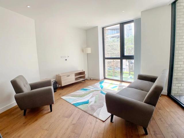 Apartment at Vaughan Way, Greater London
