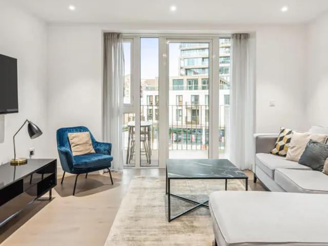 Apartment at Vaughan Way, Greater London