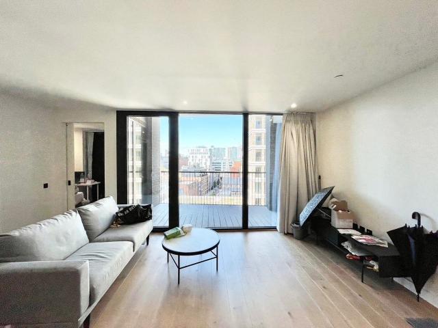 Apartment at Vaughan Way, Greater London