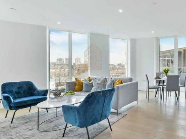 Apartment at Vaughan Way, Greater London