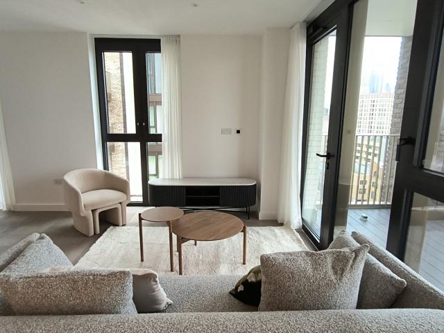 Apartment at Vaughan Way, Greater London