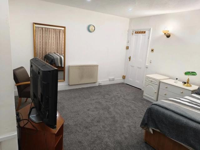 Apartment at Vaughan Road, Greater London