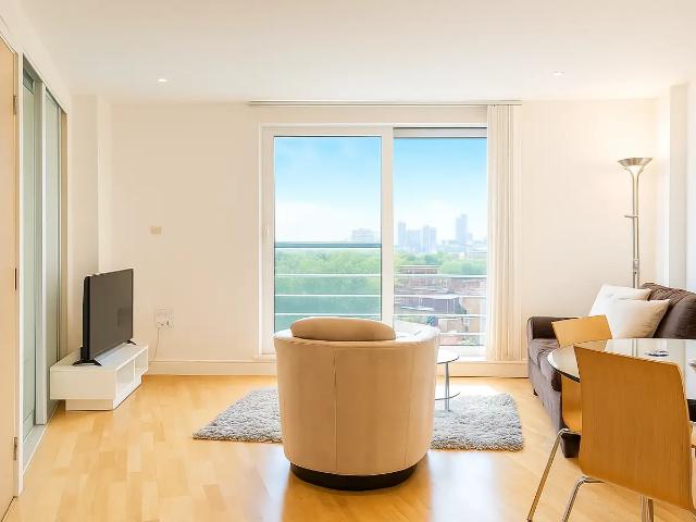 Apartment at Vauxhall Bridge, City of Westminster