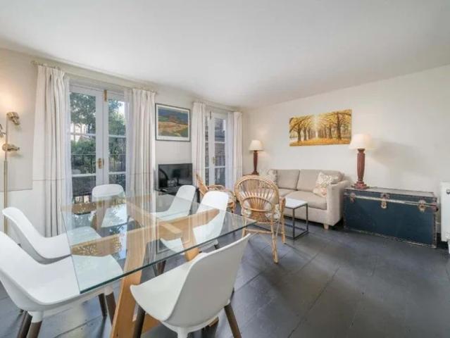 Apartment at Vauxhall Bridge Road, City of Westminster