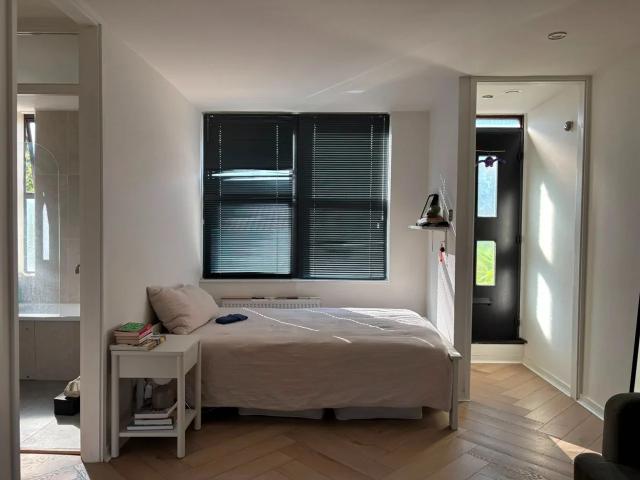 Apartment at Vauxhall Bridge Road, City of Westminster