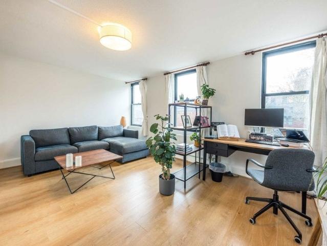 Apartment at Vauxhall Bridge Road, City of Westminster