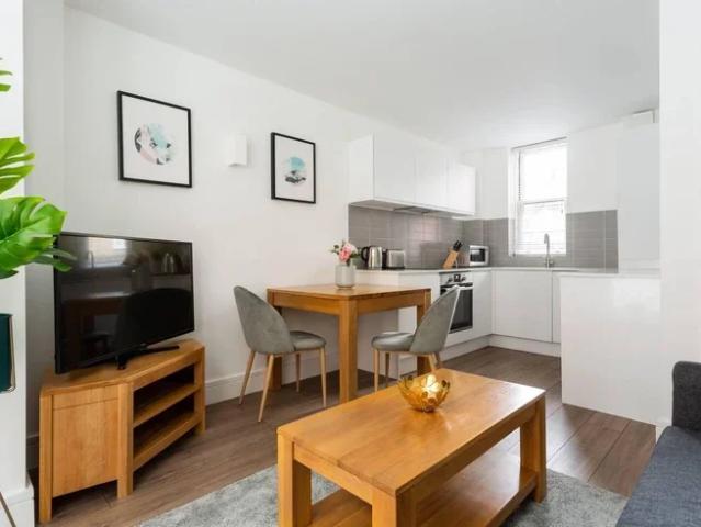 Apartment at Vauxhall Bridge Road, City of Westminster