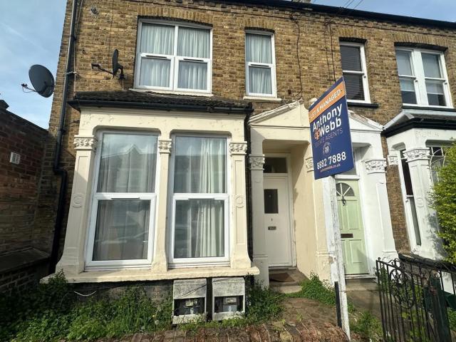 Apartment at Vale Grove, Greater London