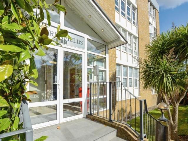 Apartment at Valencia Road, London