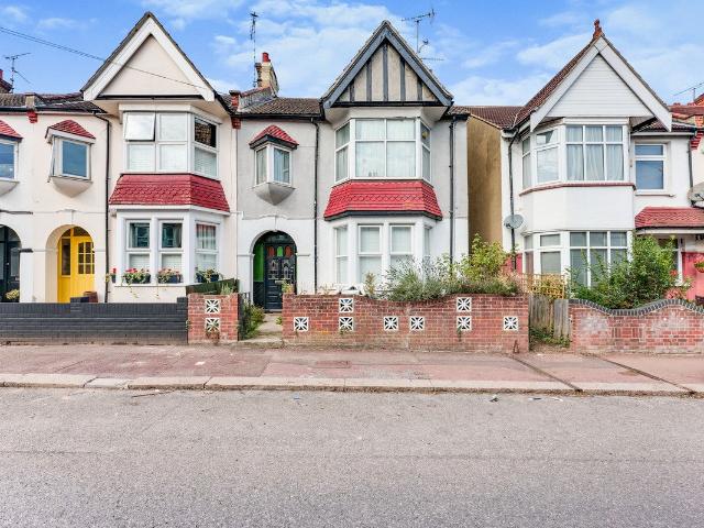 Apartment at Valkyrie Road, Southend on Sea
