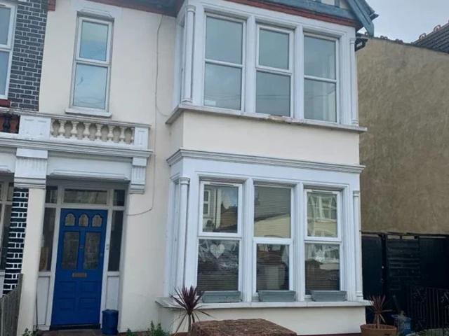 Apartment at Valkyrie Road, Southend on Sea