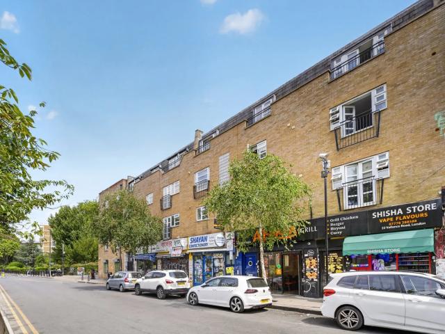 Apartment at Vallance Road, Greater London
