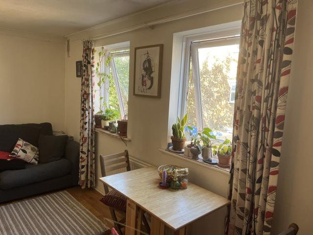 Apartment at Valmar Road, Greater London