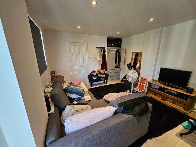 Apartment at Vanbrough Crescent, Greater London