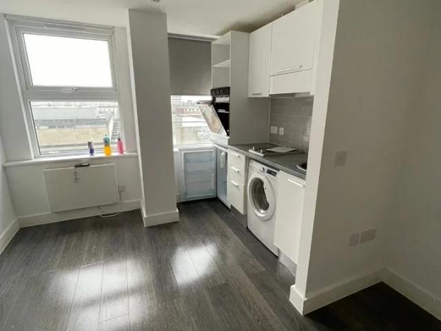 Apartment at Velizy Avenue, Harlow