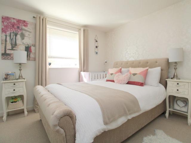 Apartment at Vernon Close, Borough of Spelthorne