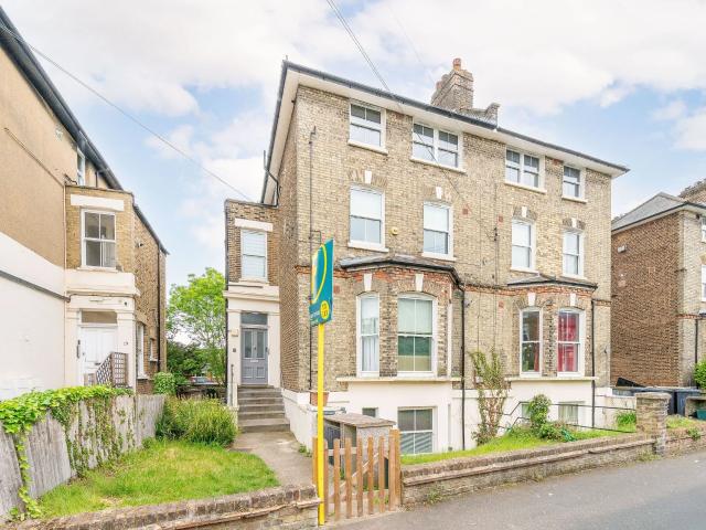 Apartment at Versailles Road, Greater London