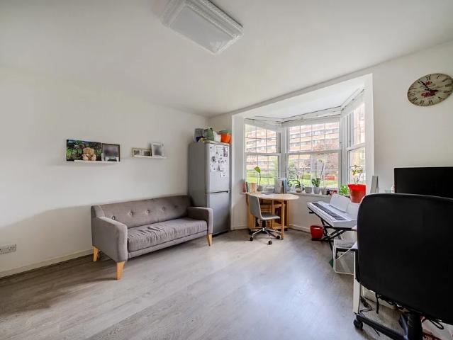 Apartment at Vespan Road, Greater London