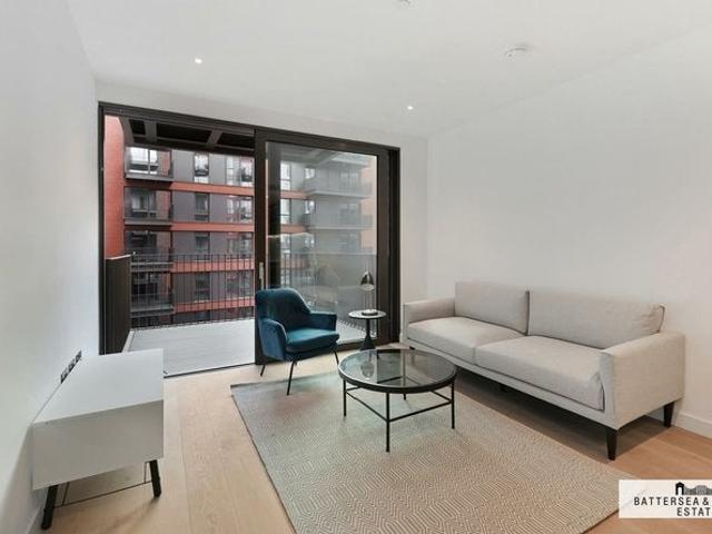 Apartment at Viaduct Gardens, Greater London