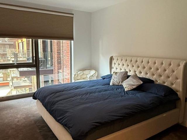 Apartment at Viaduct Gardens, Greater London