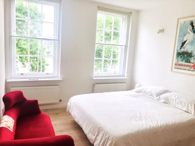 Apartment at Vicarage Crescent, Greater London