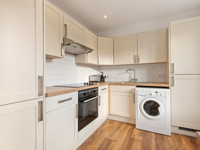 Apartment at Vicarage Crescent, Greater London