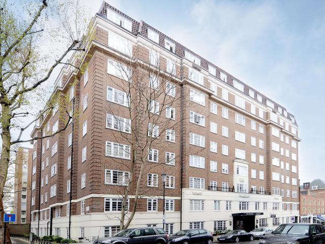 Apartment at Vicarage Gate, Greater London