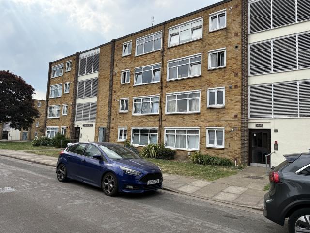 Apartment at Vicarage Farm Road, Greater London