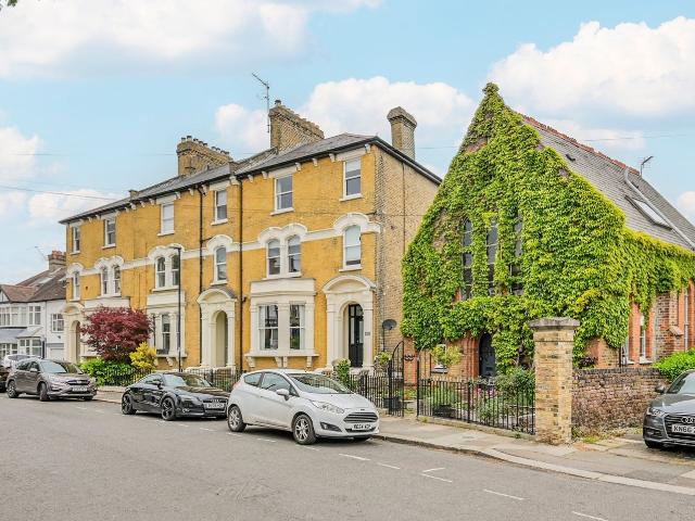 Apartment at Vicar's Moor Lane, Greater London