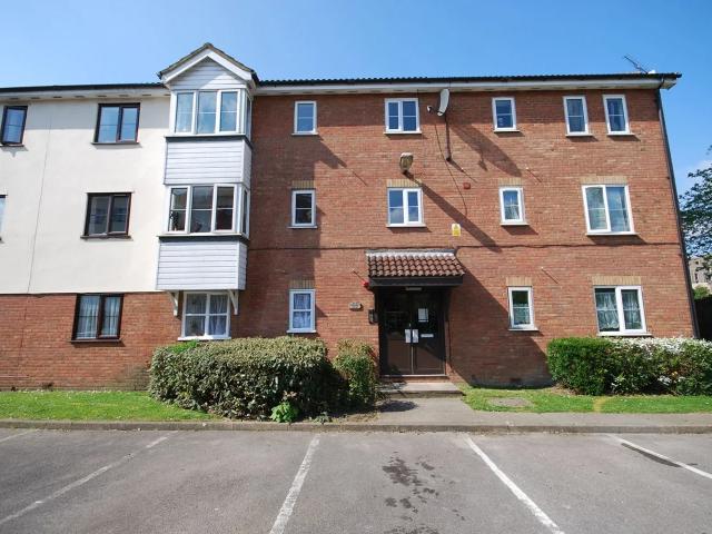 Apartment at Vicars Bridge Close, Greater London