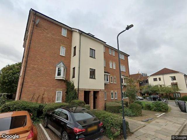 Apartment at Vicars Bridge Close, Greater London